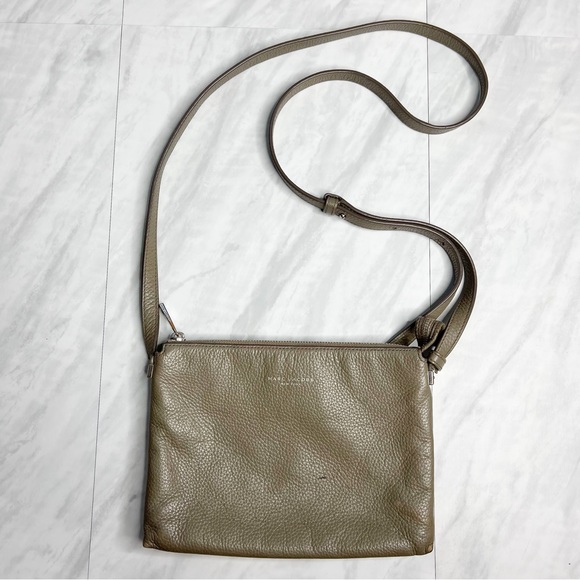 Marc Jacobs | Bags | Marc Jacob Tan Crossbody | Poshmark